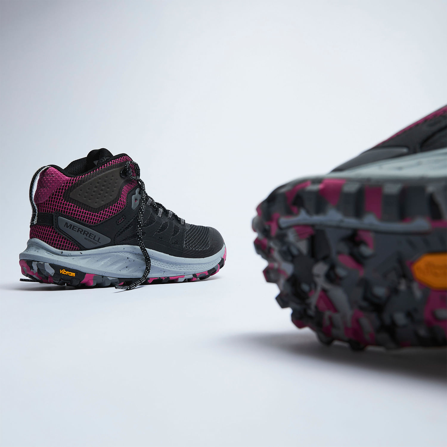 Botin Mujer Antora 3 Mid Waterproof-Merrell Chile